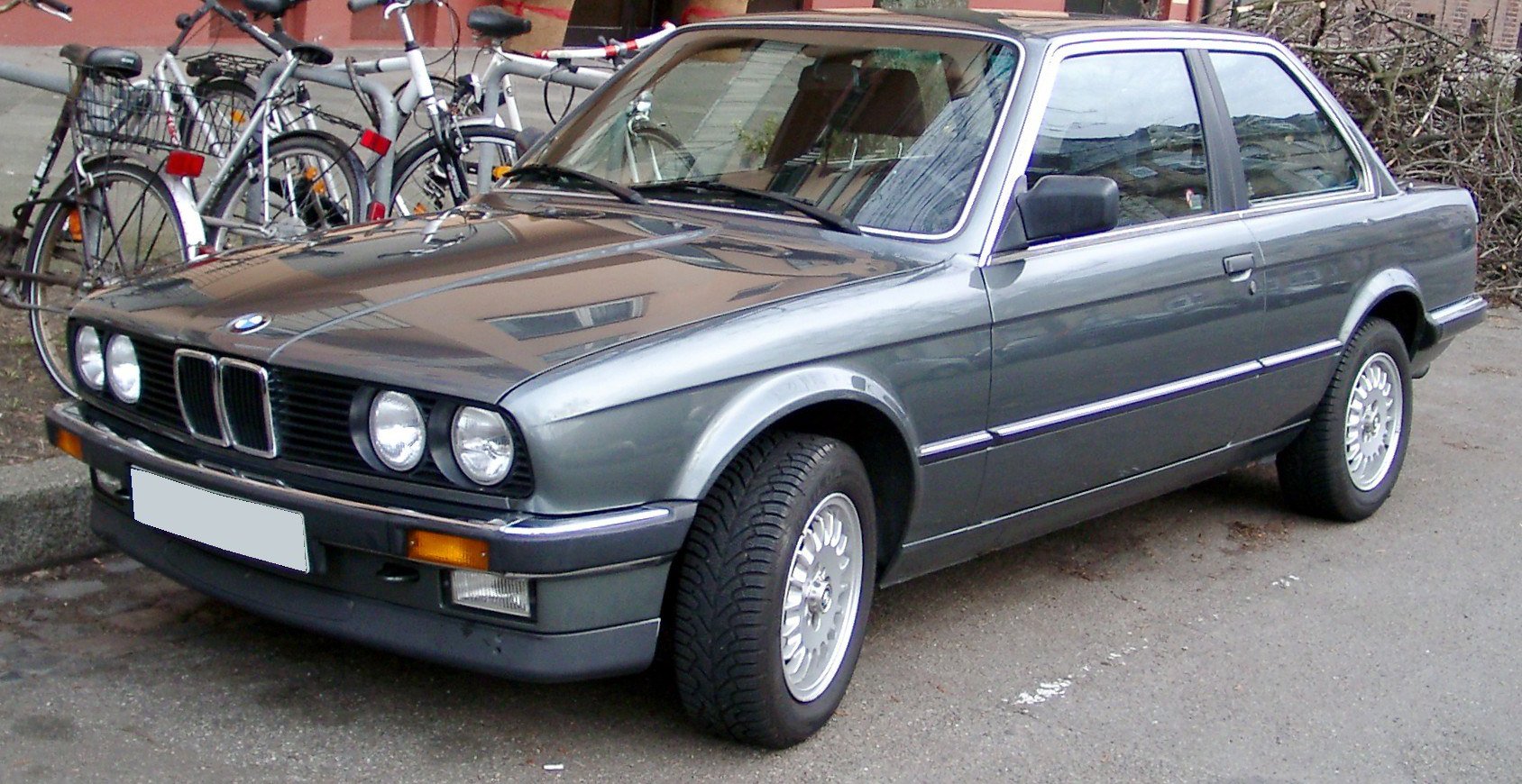 BMW 3 Series Coupe (E30) 320i (125 Hp)